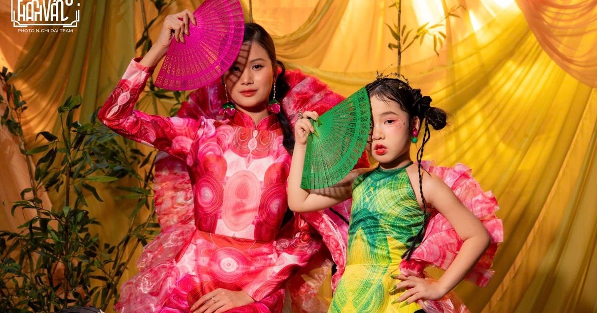 Tân binh Alice Hà Anh tự tin sóng đôi cùng Á hậu Hương Ly trên sàn diễn ...